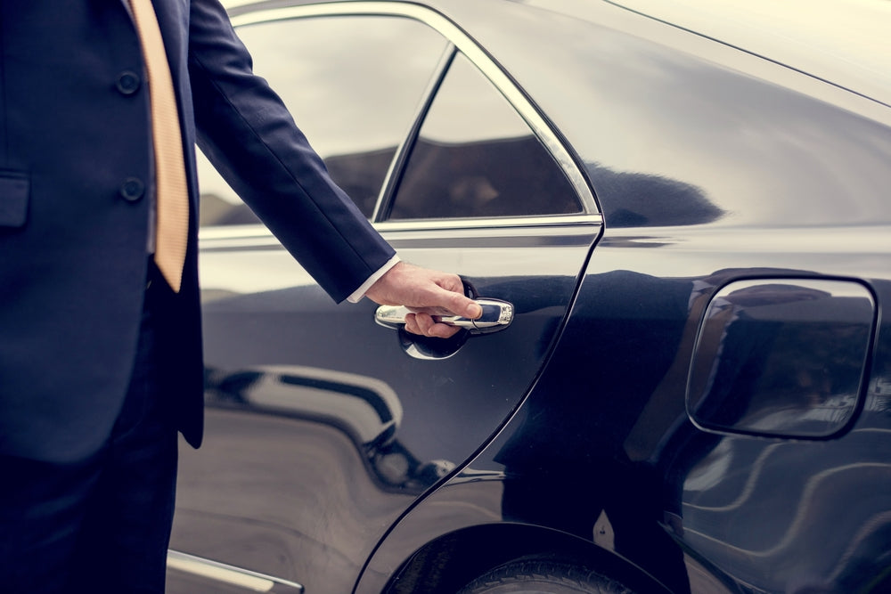 Choosing Luxury Transportation: Vehicle Choice and References | Black ...